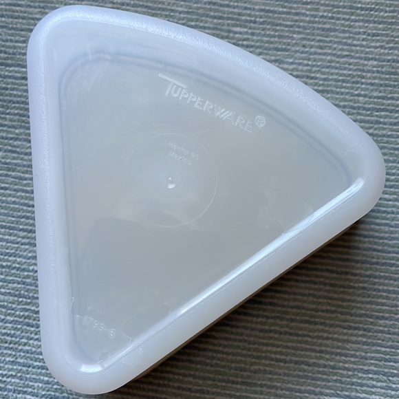 Tupperware | Kitchen | Vintage 99s Tupperware Pie Slice Keepers 17991 ...